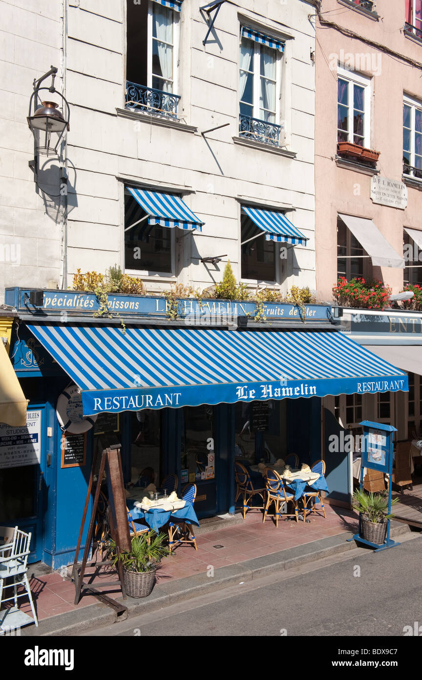 Cafe in honfleur hi-res stock photography and images - Alamy