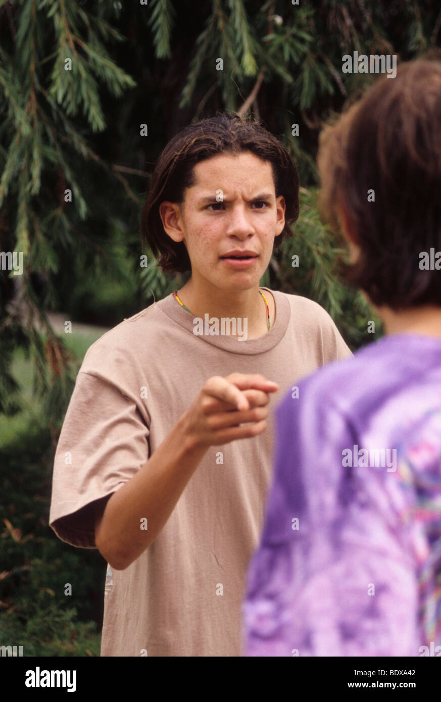 disagree facial expression body language frown argue emotion express ...