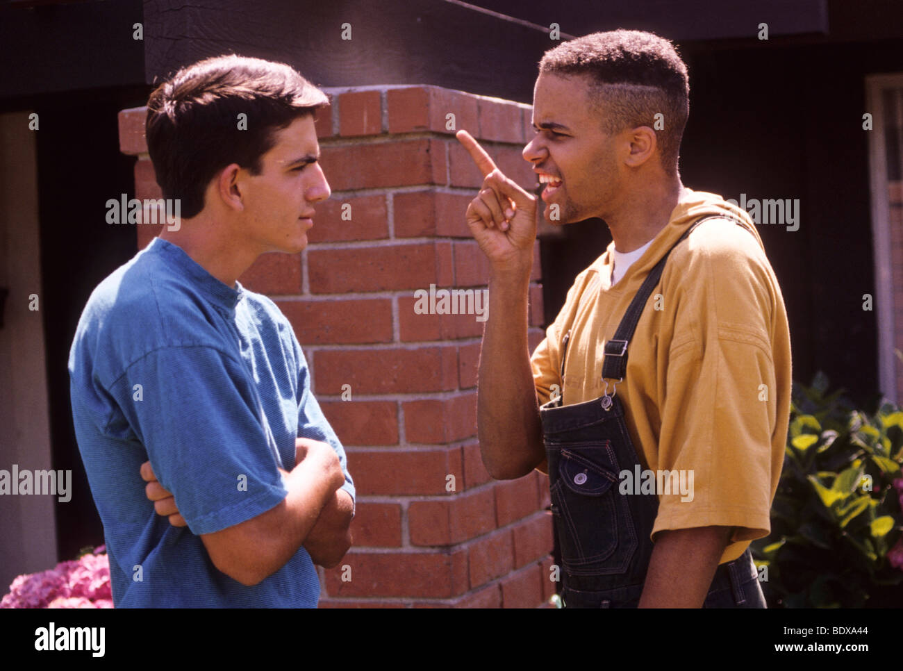 disagree facial expression body language frown argue emotion express ...