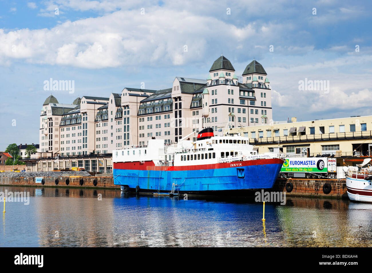 Old store fronts hi-res stock photography and images - Alamy