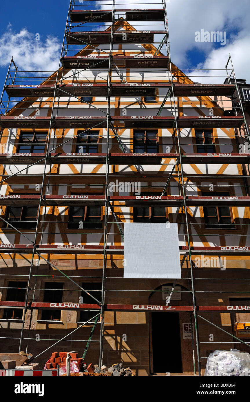 Timber scaffolding hi-res stock photography and images - Alamy