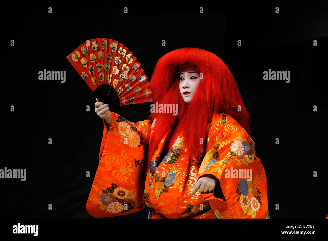Miyako-Odori, Maiko dance by a Geisha candidate in spring, Gion ...