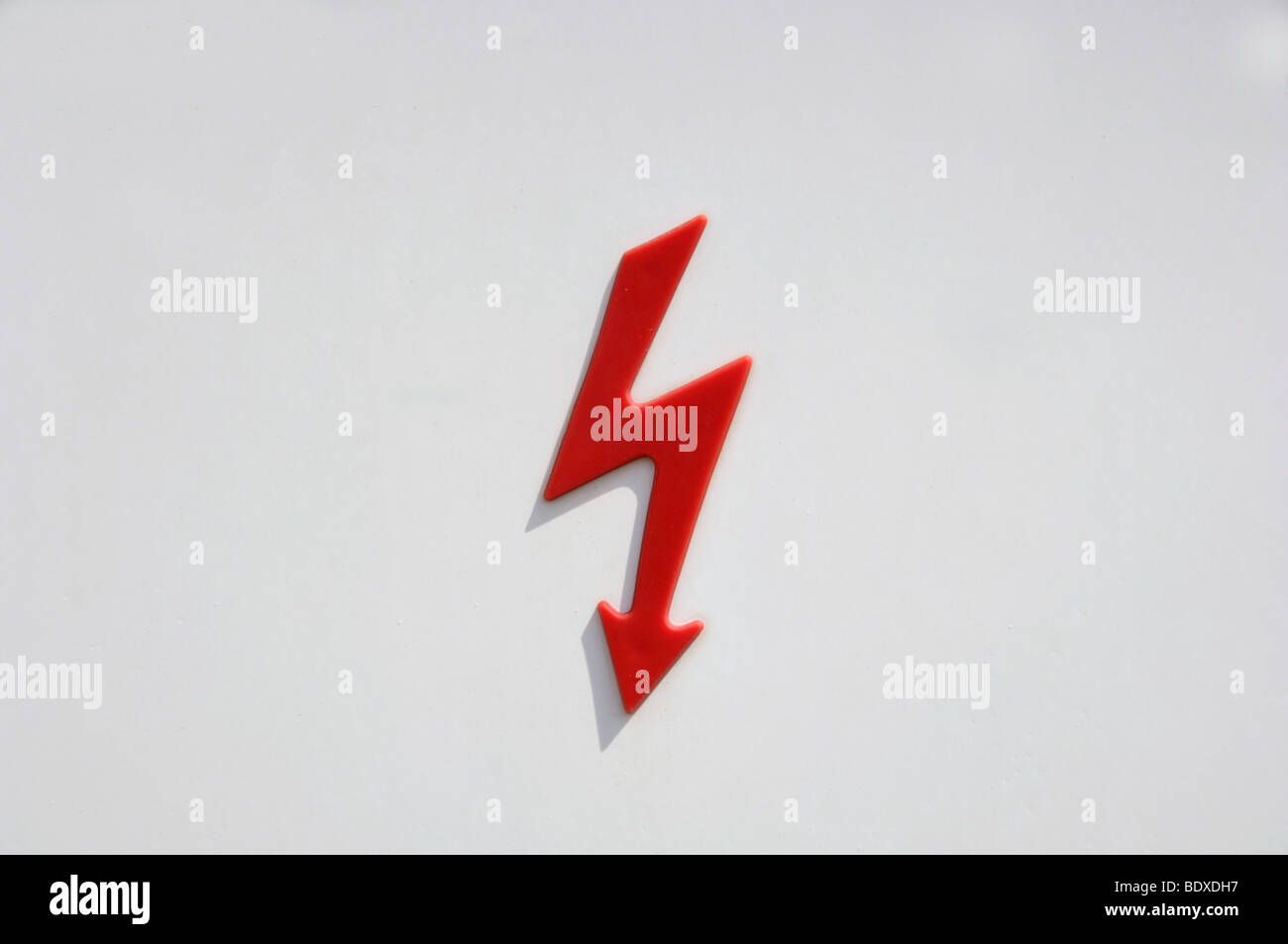 Warning sign electricity lightning bolt hi-res stock photography and ...