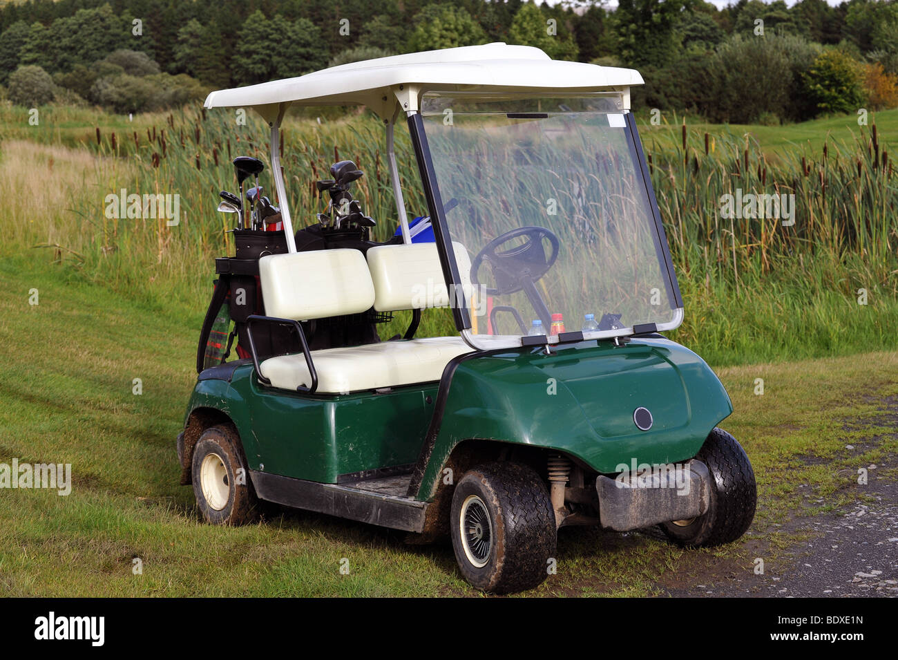Golf cart hi-res stock photography and images - Alamy