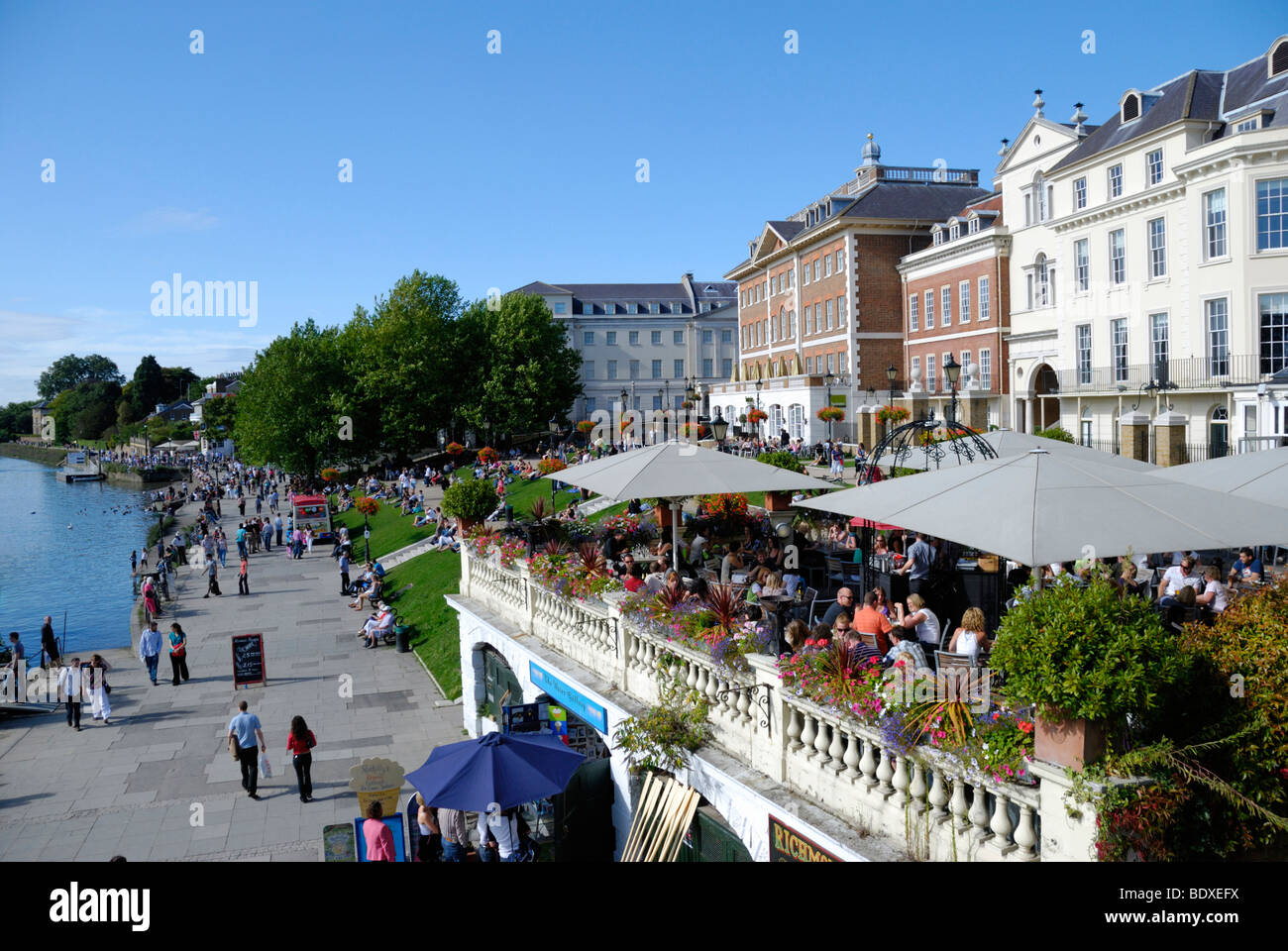 A sunny summer's day at Richmond Riverside, Richmond-upon-Thames ...