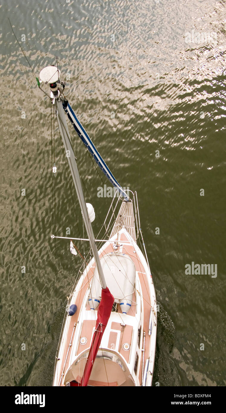 Boat overhead mast hi-res stock photography and images - Alamy