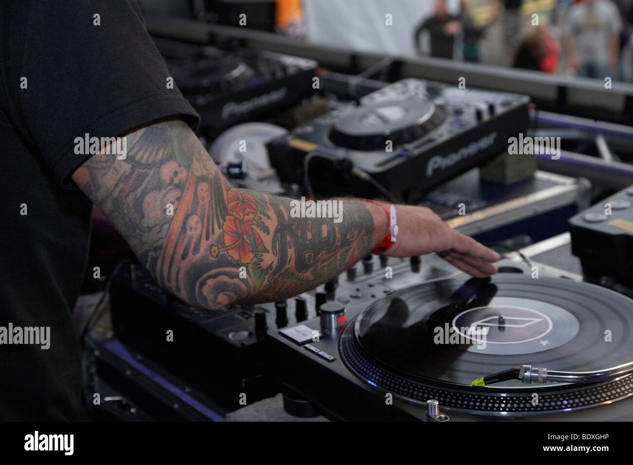 Diskjockey techno hi-res stock photography and images - Alamy
