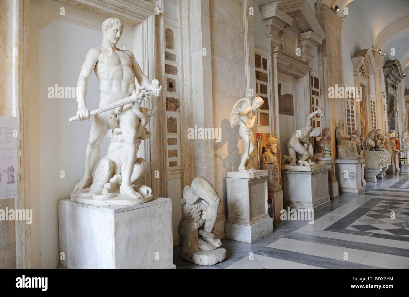 Statues sculptures hi-res stock photography and images - Alamy