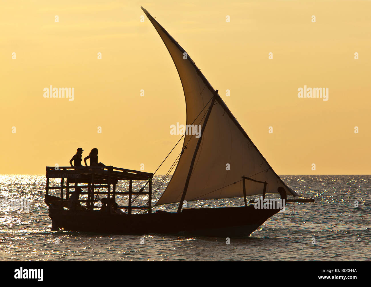Dhow in full sail hi-res stock photography and images - Alamy