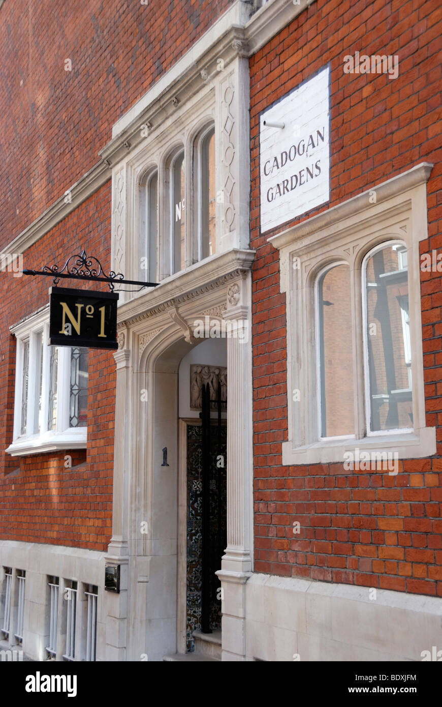 No 1 Cadogan Gardens, Chelsea, London, England, UK Stock Photo - Alamy