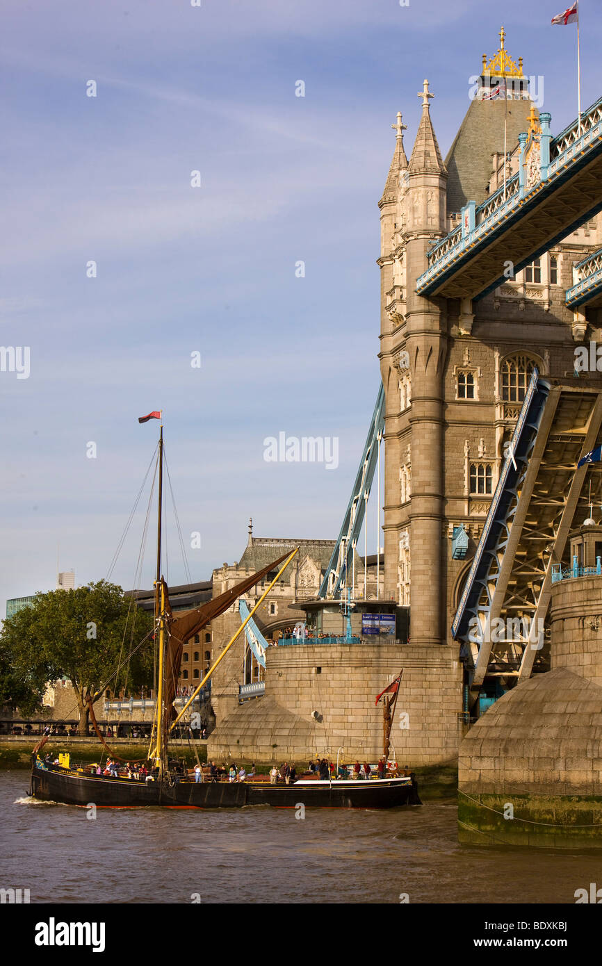 Thames barge barge hi-res stock photography and images - Alamy