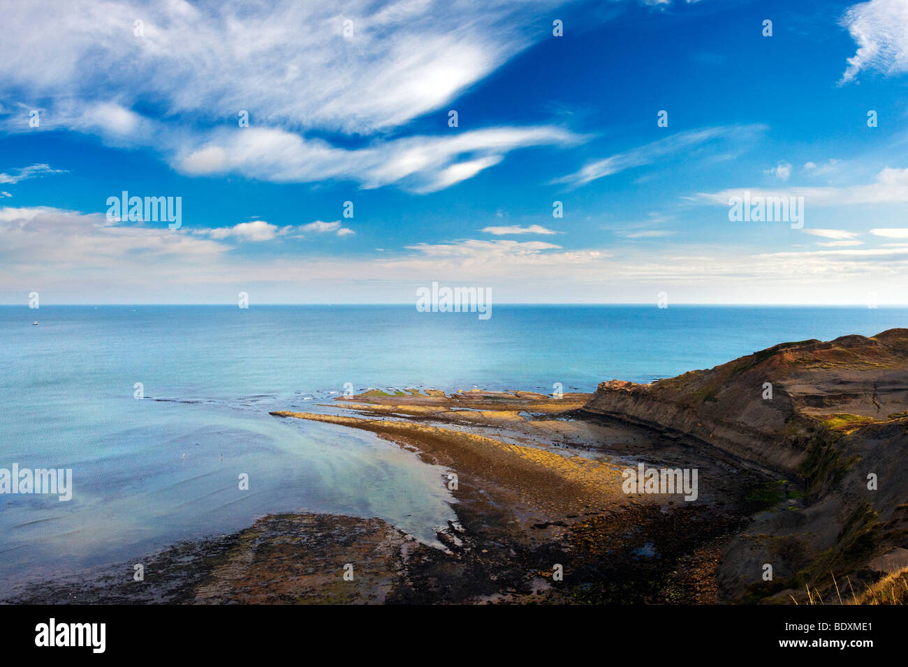 Kettleness cliff hi-res stock photography and images - Alamy