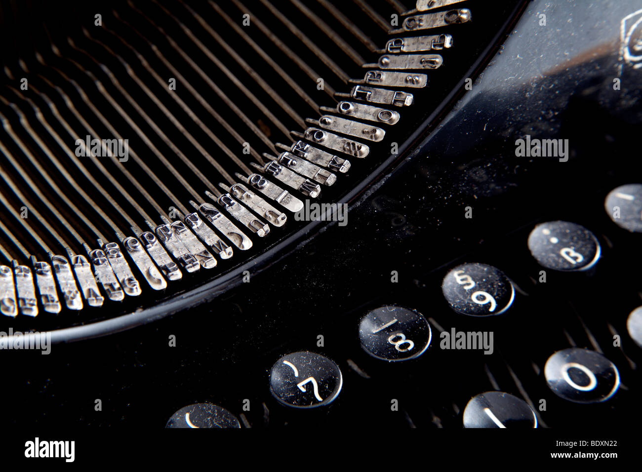 Antique dusty typewriter Stock Photo - Alamy