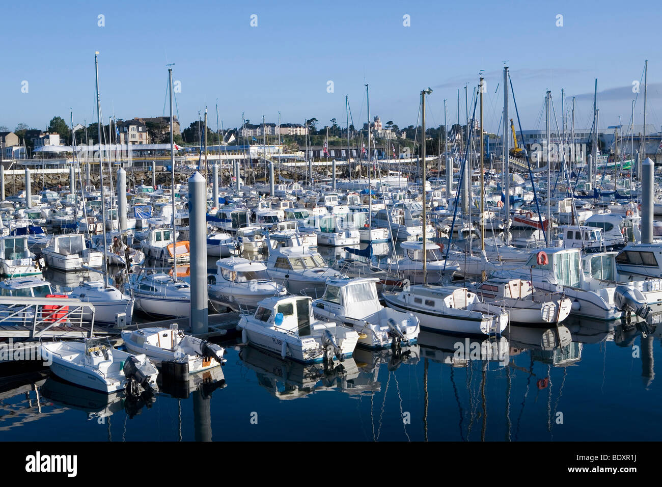 France, Brittany, Saint-Quay-Portrieux, Harbour Port en eau profonde ...