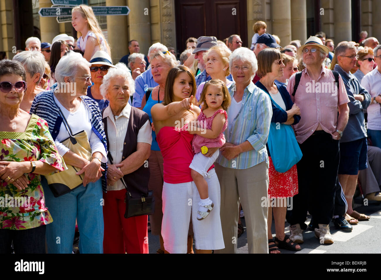 Spectators spectator watching crowds crowd hi-res stock photography and ...