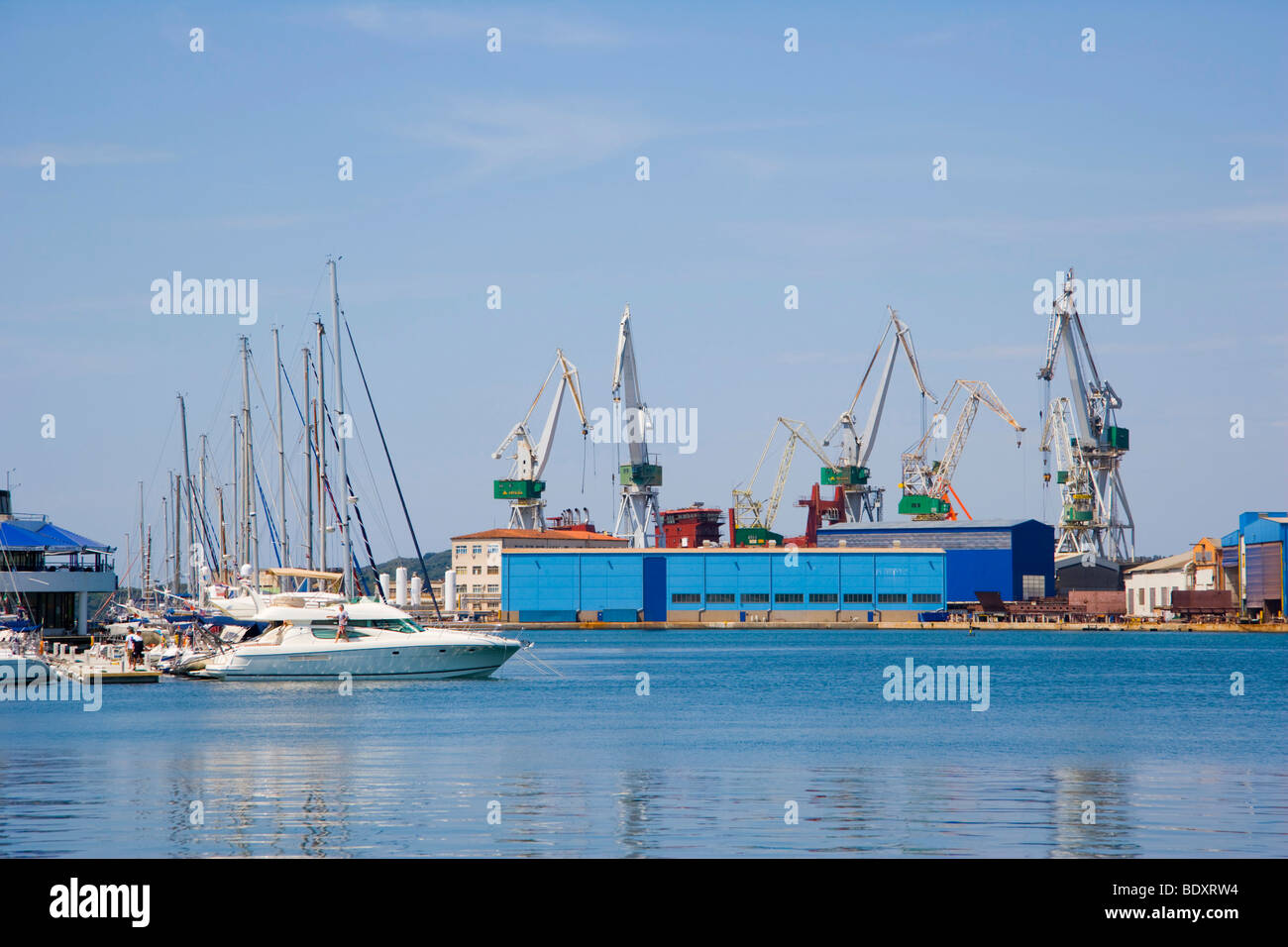Angelegtes boot hi-res stock photography and images - Alamy