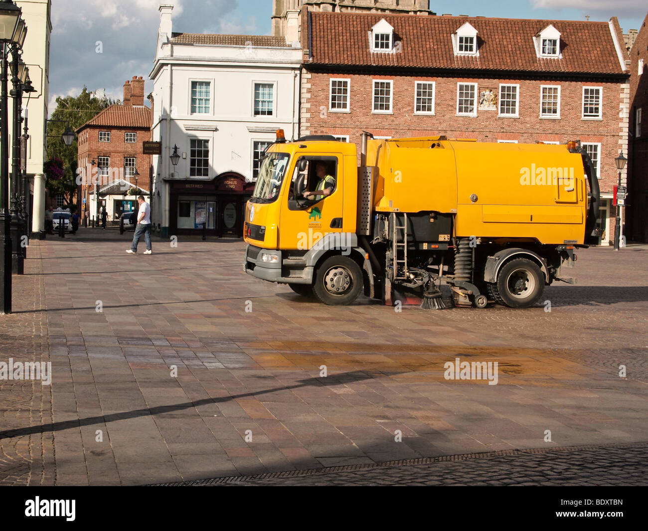 Uk street cleaning hi-res stock photography and images - Alamy