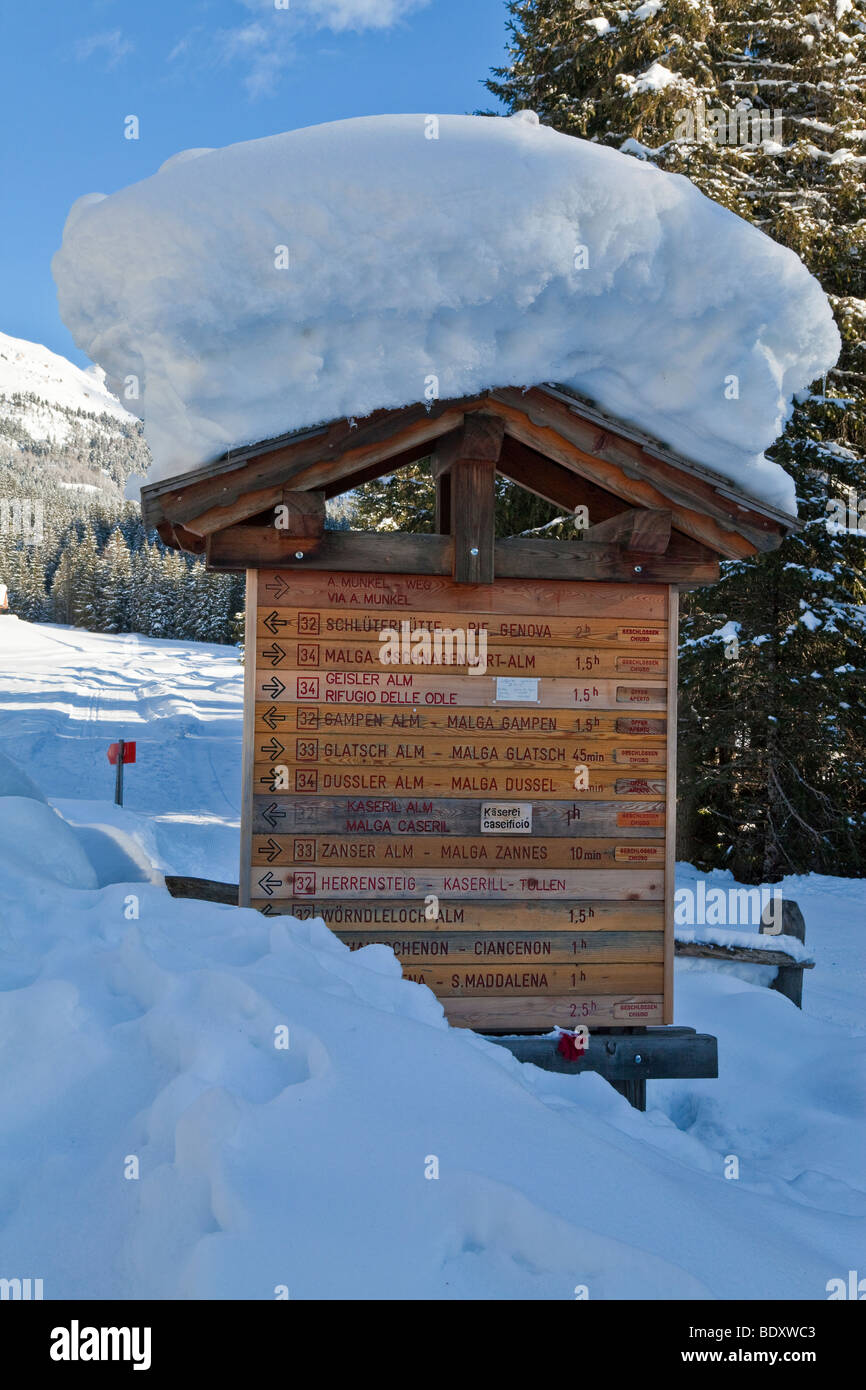 Italian park sign hi-res stock photography and images - Alamy