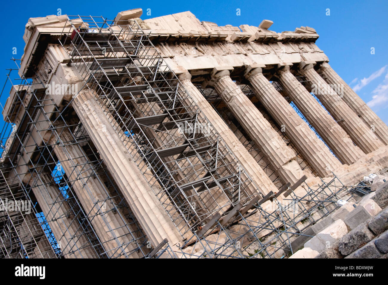 Greek temple scaffolding hi-res stock photography and images - Alamy