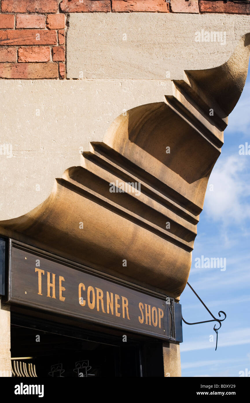 Corner shop exterior hi-res stock photography and images - Alamy