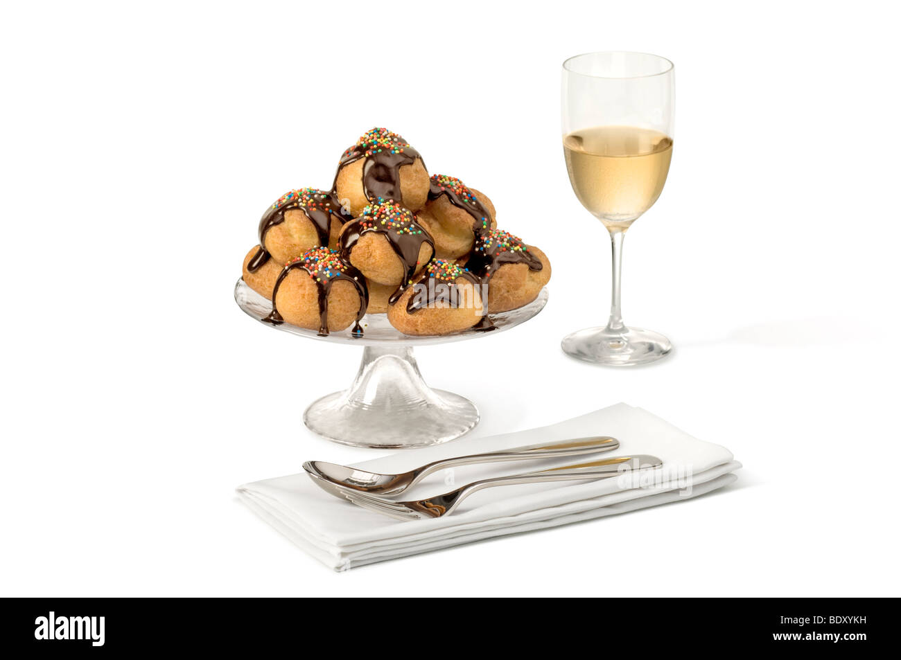 Profiterole dessert hi-res stock photography and images - Alamy