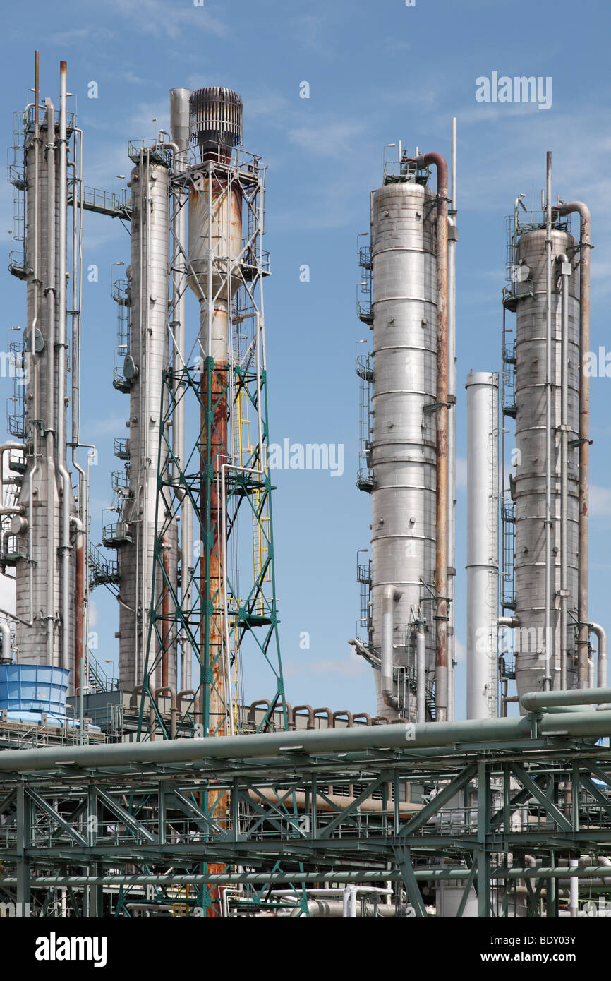 Chemical plant hi-res stock photography and images - Alamy