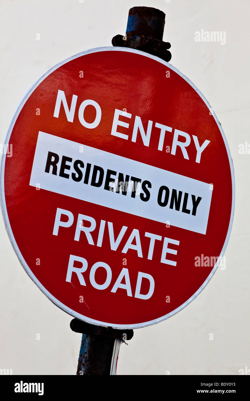 Private residents only sign hi-res stock photography and images - Alamy