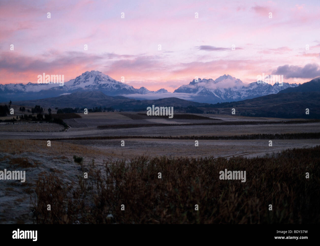 Sunrise over the Cordillera Vilcabamba mountains, Chinchero, Cusco ...