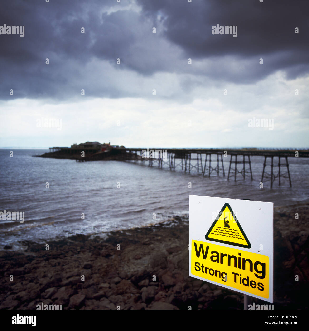 Tide sign hi-res stock photography and images - Alamy