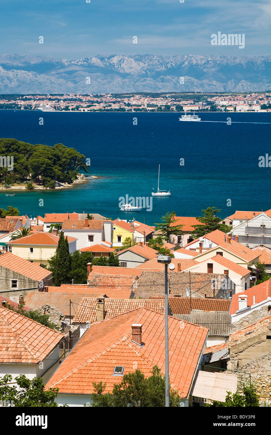 Opposite island hi-res stock photography and images - Alamy