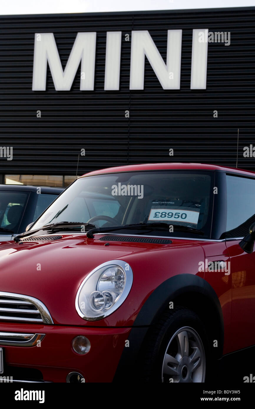 BMW Sytner Mini car showroom and forecourt Stock Photo - Alamy