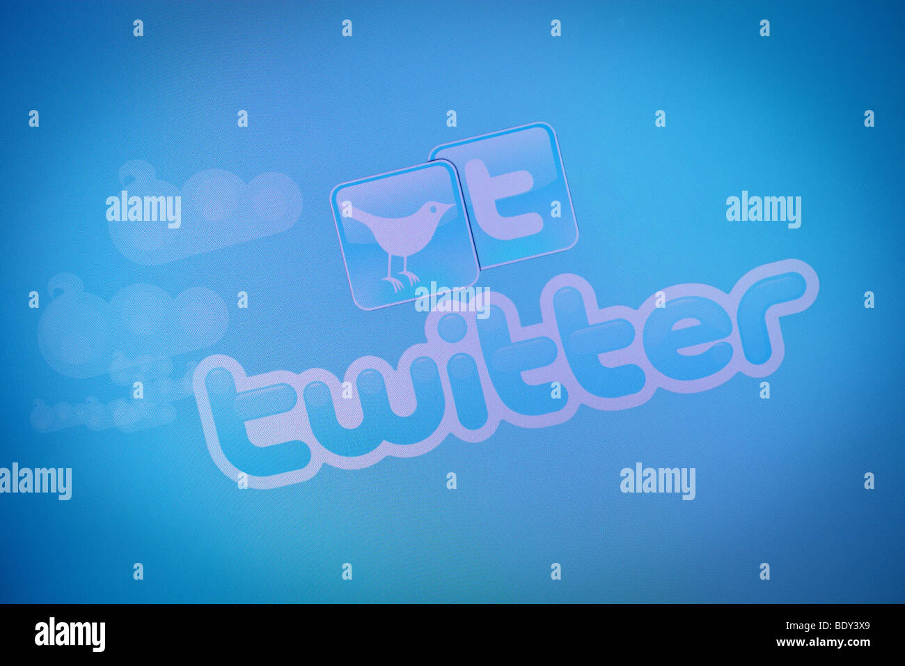 Twitter social hi-res stock photography and images - Alamy