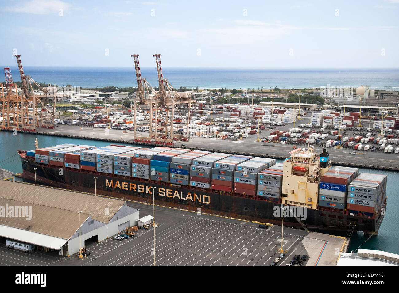 Hawaii shipping container hi-res stock photography and images - Alamy