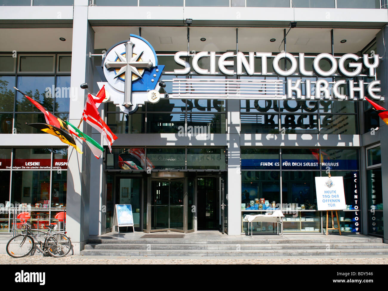 Church of scientology headquarters hi-res stock photography and images ...