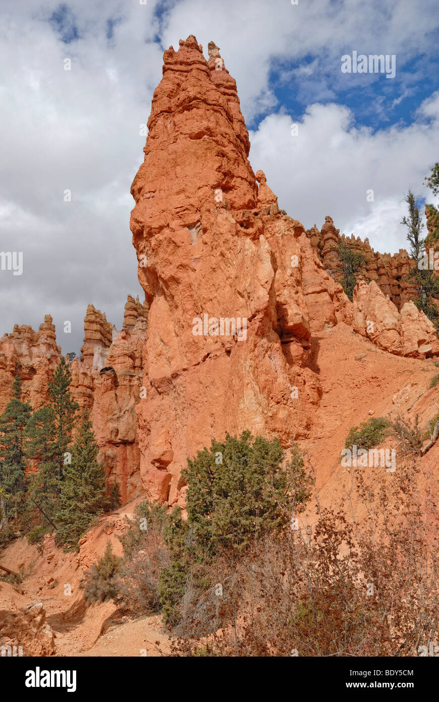 Monumental shapes hi-res stock photography and images - Alamy