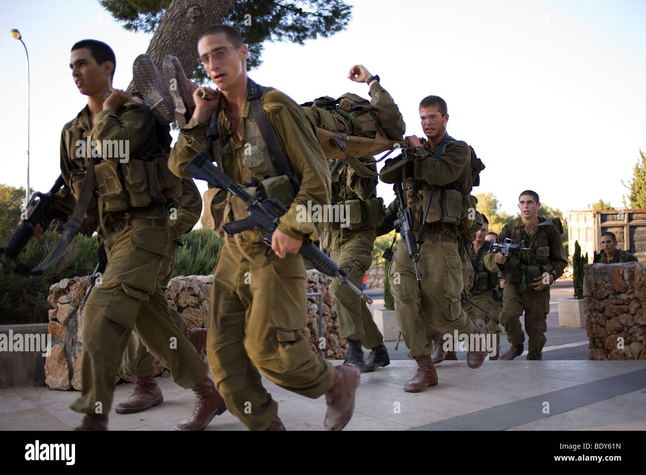 Israeli army paratroopers hi-res stock photography and images - Alamy