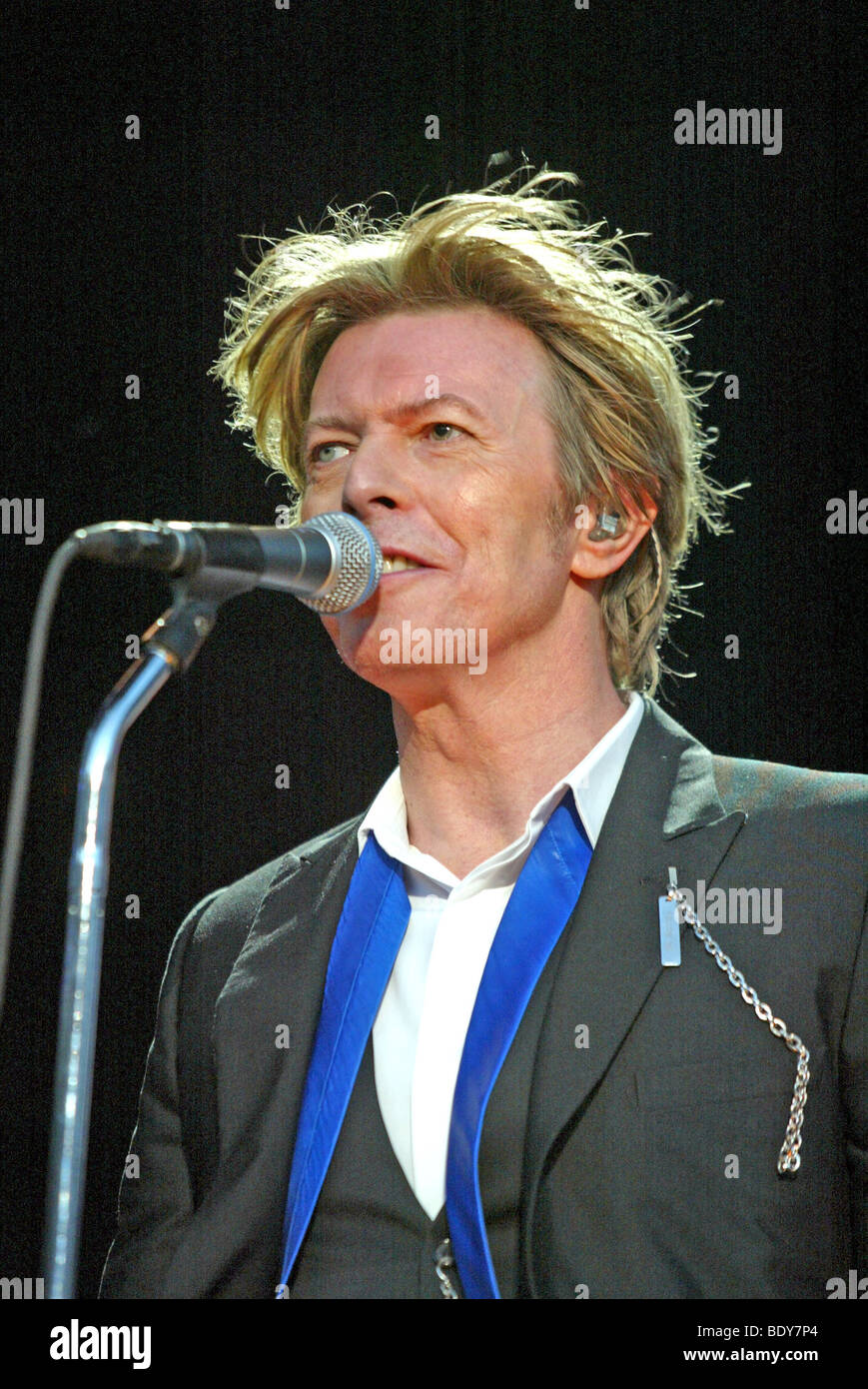 David bowie singer hi-res stock photography and images - Alamy