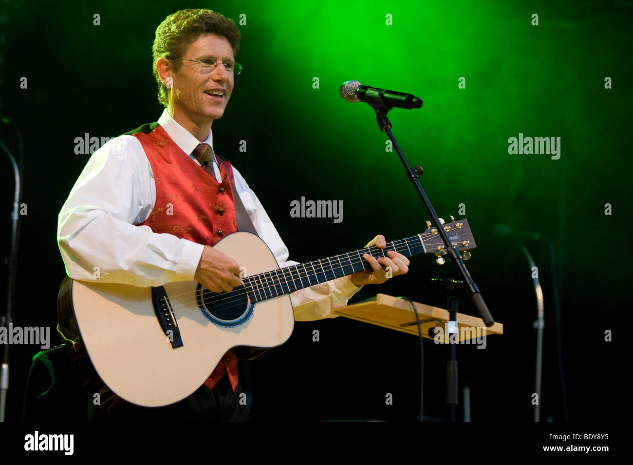 Duo music instruments hi-res stock photography and images - Alamy