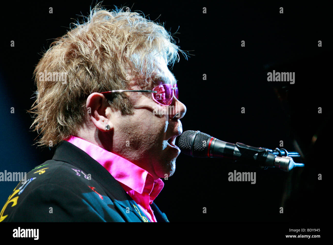Elton john live concert hi-res stock photography and images - Alamy