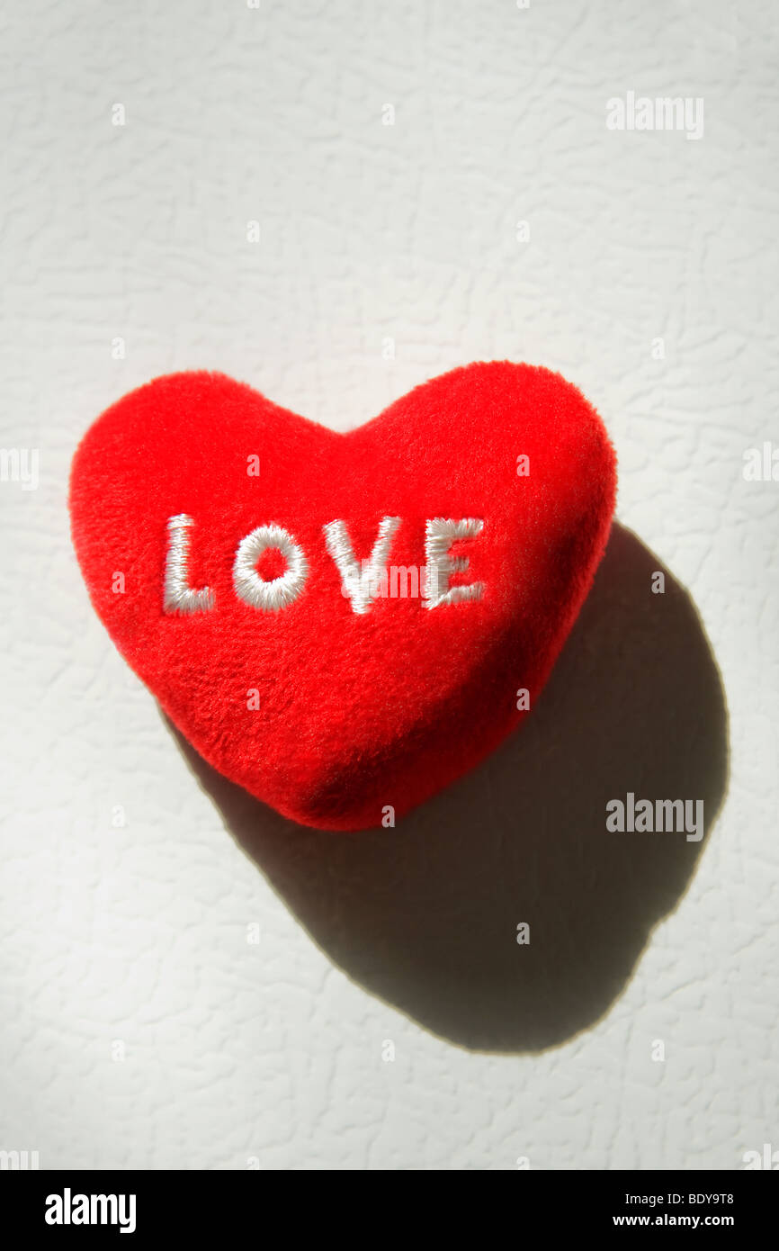 Heart note magnet hi-res stock photography and images - Alamy