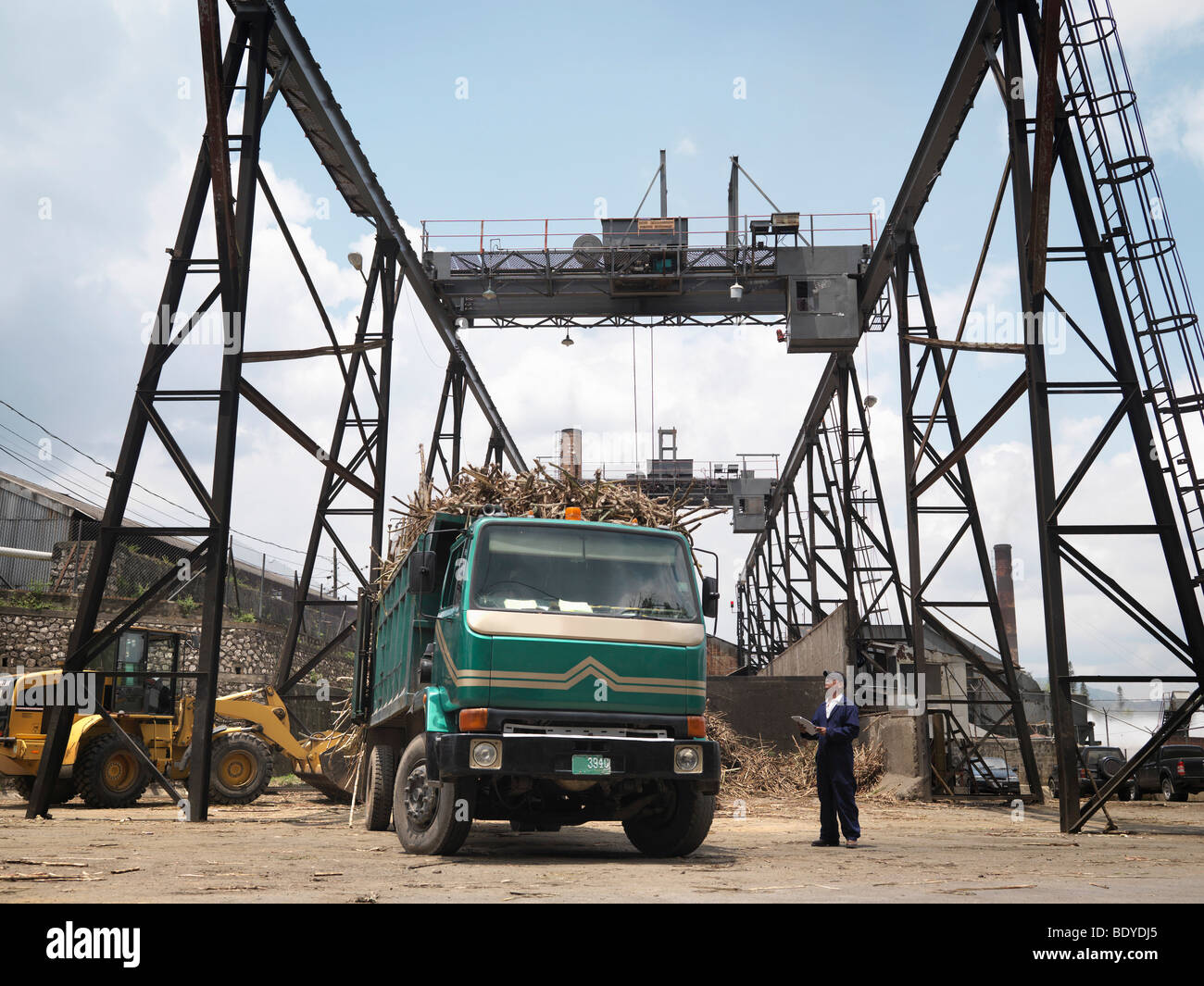 Unloading food lorry hi-res stock photography and images - Alamy