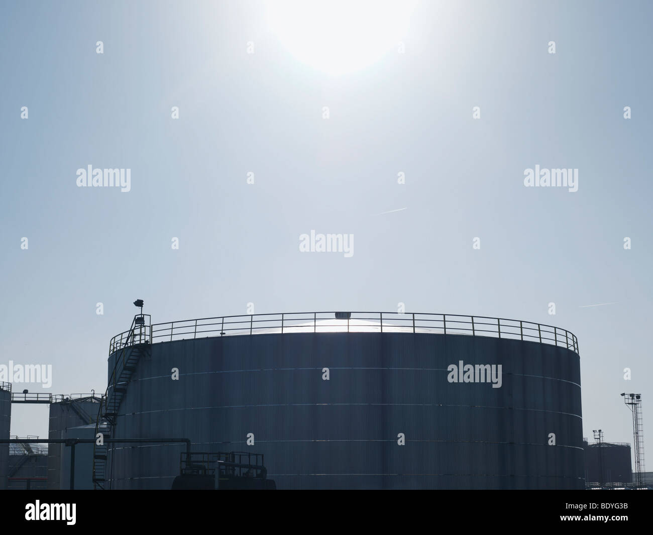 Oil storage trade hi-res stock photography and images - Alamy