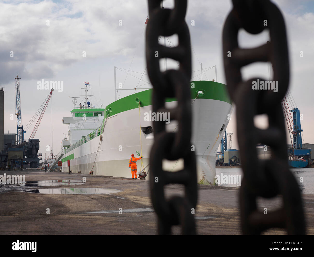 Mooring scale hi-res stock photography and images - Alamy