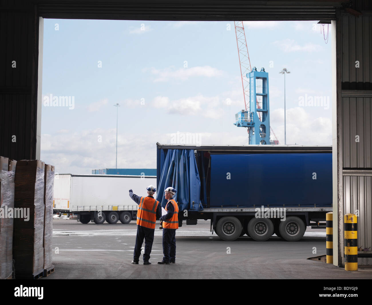 Organizing people transportation hi-res stock photography and images ...