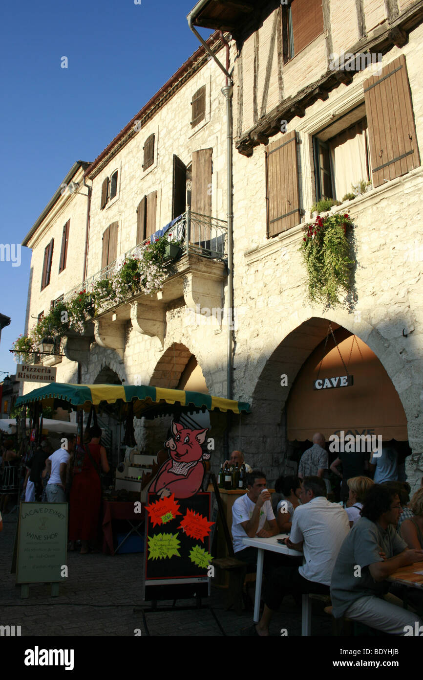 The main square in Eymet, Perigord Stock Photo - Alamy