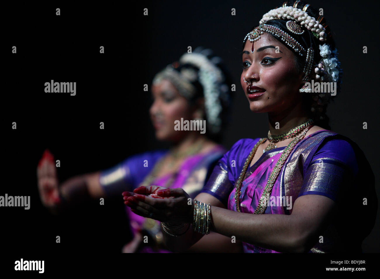 Two Indian Kuchipudi Dancers Stock Photo - Alamy