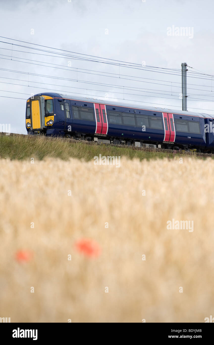 Class 377 electrostar train in First Capital Connect livery travelling ...