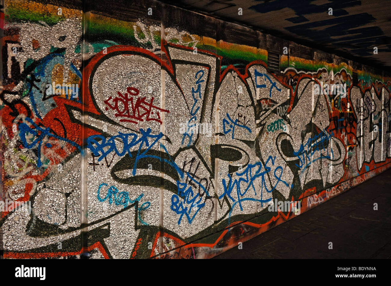 Graffitied wall hi-res stock photography and images - Alamy