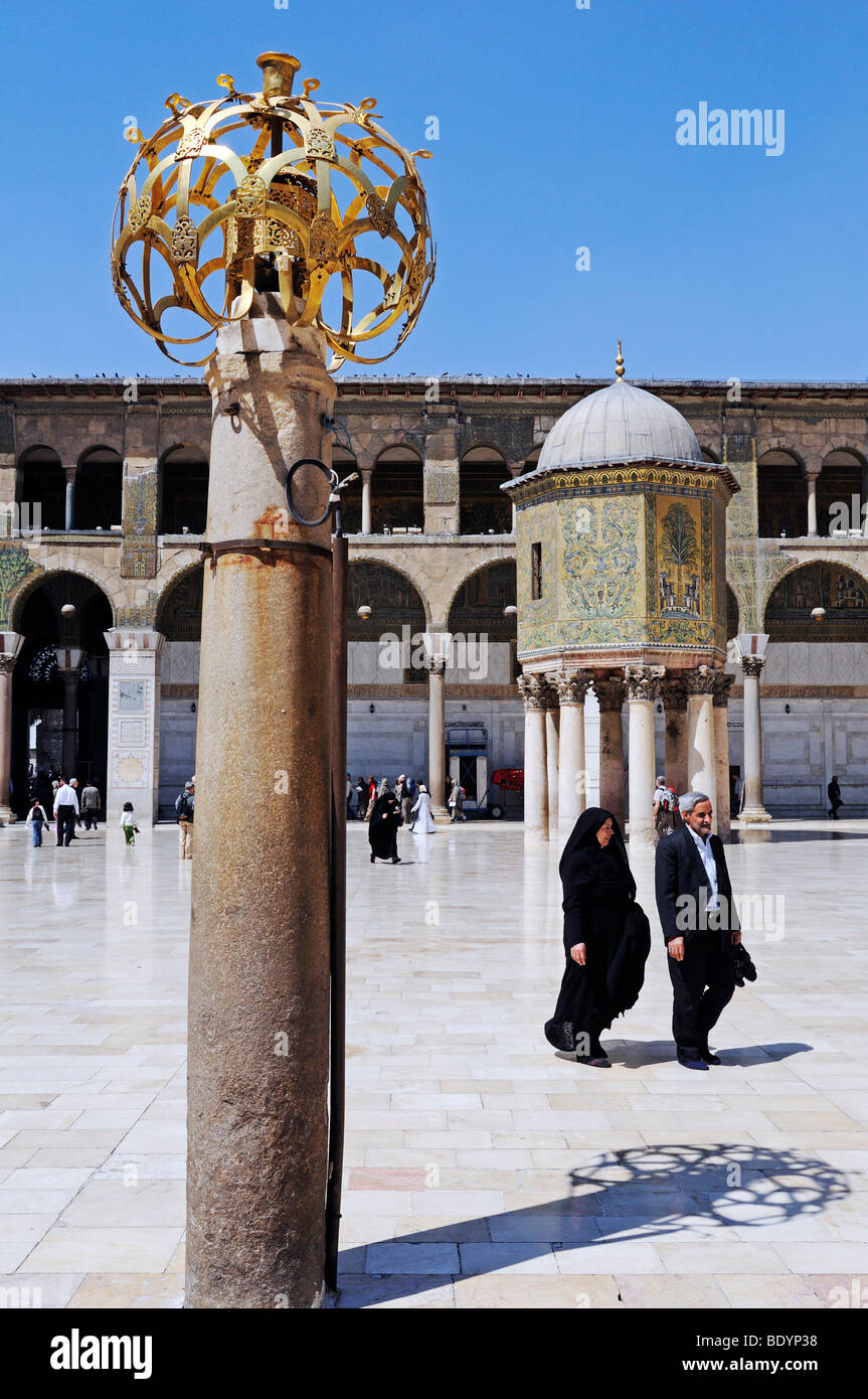 Courtyard of the Umayyad-Mosque in Damascus, Syria, Middle East, Asia ...