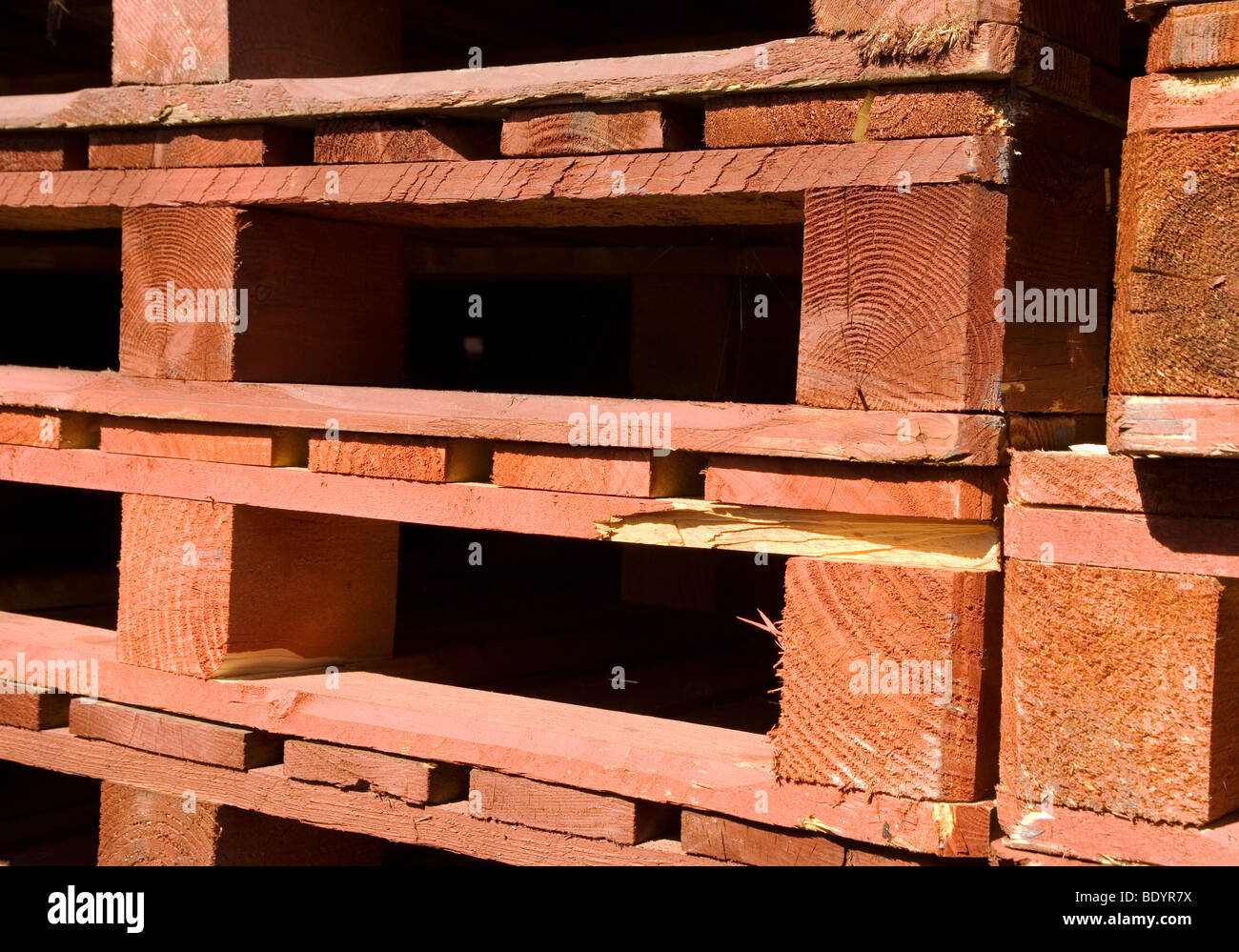 Wooden pallets stack hi-res stock photography and images - Alamy